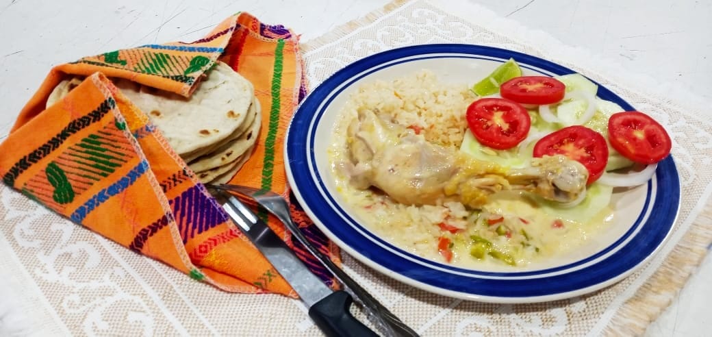 Pollo en crema con lorocos – SIC